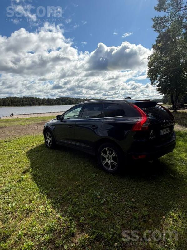 Black Volvo XC60 2013 in Riga, with an engine capacity of 2.40 L and mileage of 378 thousand km for 7300 €, photo 6 on AUTOMOTO.COM.LV