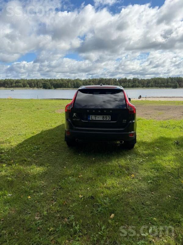 Black Volvo XC60 2013 in Riga, with an engine capacity of 2.40 L and mileage of 378 thousand km for 7300 €, photo 7 on AUTOMOTO.COM.LV