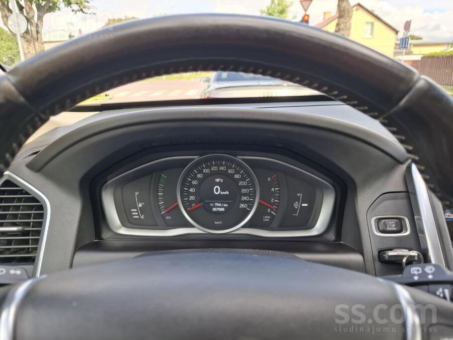 Black Volvo XC60 2013 in Ventspils, with an engine capacity of 2.40 L and mileage of 0 thousand km for 8500 €, photo 10 on AUTOMOTO.COM.LV