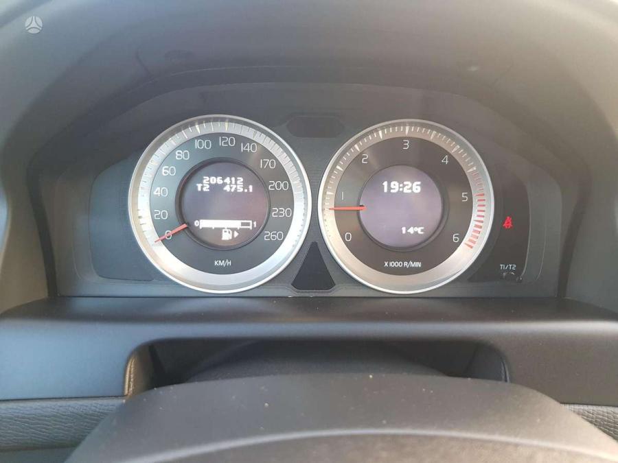 Black Volvo XC60 2013 in Pakruojis, with an engine capacity of 2.00 L and mileage of 206 thousand km for 10699 €, photo 14 on AUTOMOTO.COM.LV
