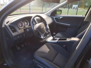 Black Volvo XC60 2013 in Pakruojis, with an engine capacity of 2.00 L and mileage of 206 thousand km for 10699 €, photo 16 on AUTOMOTO.COM.LV