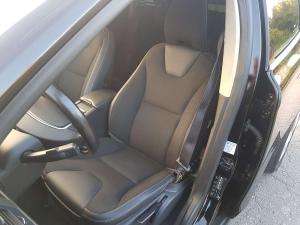 Black Volvo XC60 2013 in Pakruojis, with an engine capacity of 2.00 L and mileage of 206 thousand km for 10699 €, photo 17 on AUTOMOTO.COM.LV