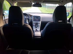 Black Volvo XC60 2013 in Pakruojis, with an engine capacity of 2.00 L and mileage of 206 thousand km for 10699 €, photo 19 on AUTOMOTO.COM.LV