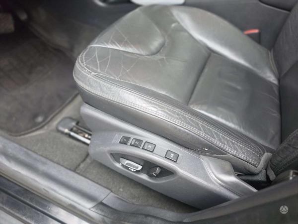 Melns Volvo XC60 2013 Plungė, ar dzinēja tilpumu 3.20 L un nobraukumu 195 tūkst. km par 7650 €, foto 8 vietnē AUTOMOTO.COM.LV