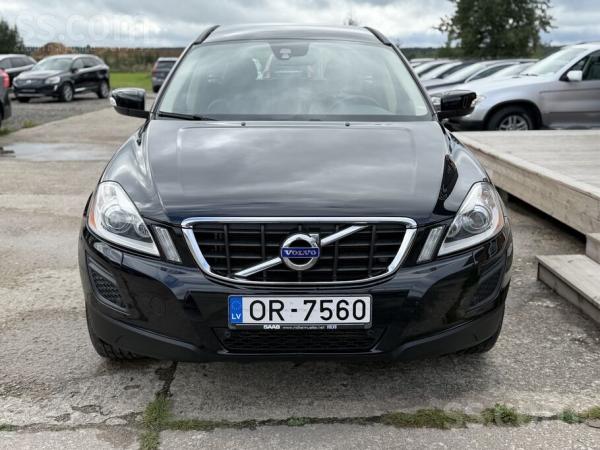 Черный Вольво ХС60 2013 в Рига, объемом двигателя 2.40 л и пробегом 270 тыс. км за 11500 €, фото 3 на AUTOMOTO.COM.LV