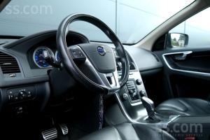 Black Volvo XC60 2013 in Riga, with an engine capacity of 2.40 L and mileage of 171 thousand km for 11500 €, photo 8 on AUTOMOTO.COM.LV