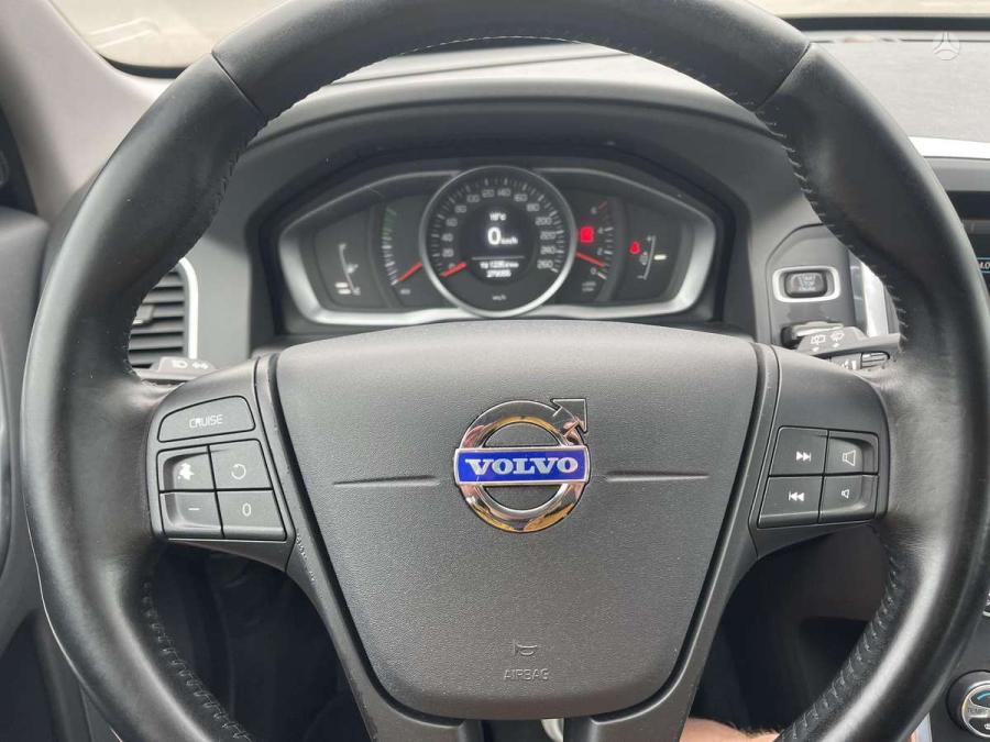 Black Volvo XC60 2013 in Kaunas, with an engine capacity of 1.97 L and mileage of 279 thousand km for 7950 €, photo 20 on AUTOMOTO.COM.LV