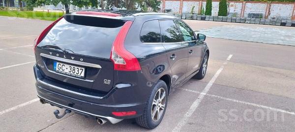 Melns Volvo XC60 2013 Rīga, ar dzinēja tilpumu 2.40 L un nobraukumu 232 tūkst. km par 9600 €, foto 6 vietnē AUTOMOTO.COM.LV