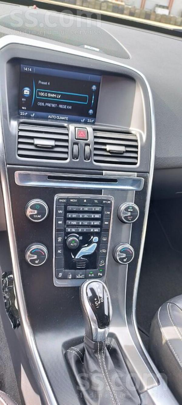 Melns Volvo XC60 2013 Rīga, ar dzinēja tilpumu 2.40 L un nobraukumu 232 tūkst. km par 9600 €, foto 9 vietnē AUTOMOTO.COM.LV