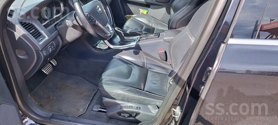 Melns Volvo XC60 2013 Rīga, ar dzinēja tilpumu 2.40 L un nobraukumu 232 tūkst. km par 9600 €, foto 13 vietnē AUTOMOTO.COM.LV