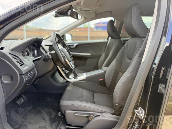 Melns Volvo XC60 2013 Rīga, ar dzinēja tilpumu 2.00 L un nobraukumu 150 tūkst. km par 12995 €, foto 9 vietnē AUTOMOTO.COM.LV
