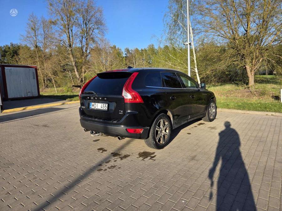Черный Вольво ХС60 2013 в Алитус, объемом двигателя 2.95 л и пробегом 117 тыс. км за 5500 €, фото 6 на AUTOMOTO.COM.LV