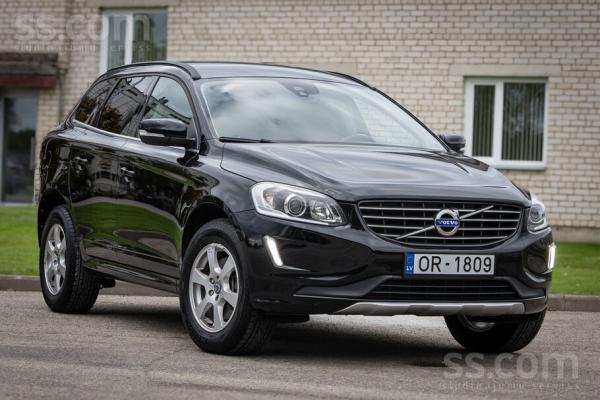Black Volvo XC60 2013 in Tukums, with an engine capacity of 2.00 L and mileage of 258 thousand km for 10790 €, photo 5 on AUTOMOTO.COM.LV