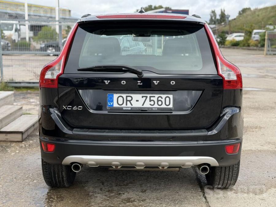 Melns Volvo XC60 2013 Rīga, ar dzinēja tilpumu 2.40 L un nobraukumu 270 tūkst. km par 11450 €, foto 14 vietnē AUTOMOTO.COM.LV