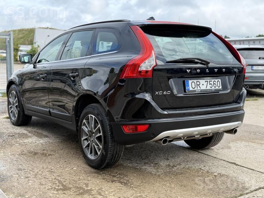 Melns Volvo XC60 2013 Rīga, ar dzinēja tilpumu 2.40 L un nobraukumu 270 tūkst. km par 11450 €, foto 15 vietnē AUTOMOTO.COM.LV