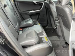 Melns Volvo XC60 2013 Rīga, ar dzinēja tilpumu 2.40 L un nobraukumu 270 tūkst. km par 11450 €, foto 19 vietnē AUTOMOTO.COM.LV
