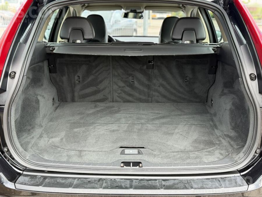 Melns Volvo XC60 2013 Rīga, ar dzinēja tilpumu 2.40 L un nobraukumu 270 tūkst. km par 11450 €, foto 20 vietnē AUTOMOTO.COM.LV