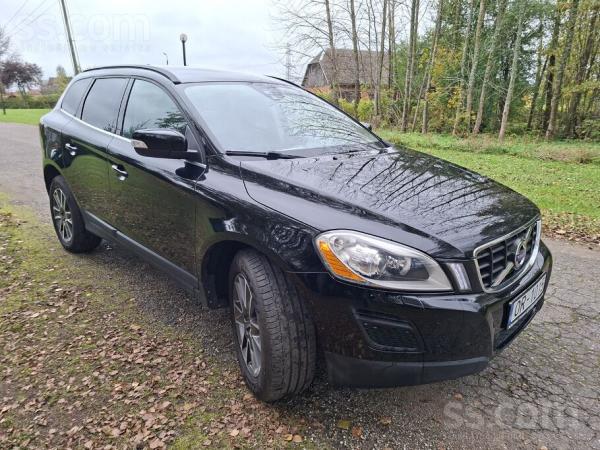 Volvo XC60 2013 Rīga vietnē Melns Volvo XC60 2013 Rīga, ar dzinēja tilpumu 2.40 L un nobraukumu 309 tūkst. km par 8950 €, foto 4 vietnē AUTOMOTO.COM.LV