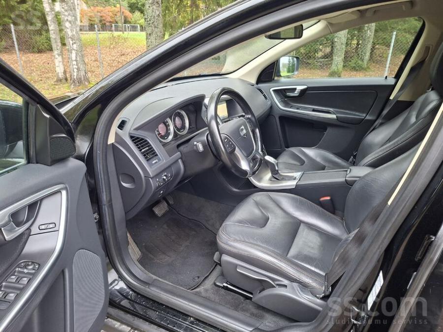 Melns Volvo XC60 2013 Rīga, ar dzinēja tilpumu 2.40 L un nobraukumu 309 tūkst. km par 8950 €, foto 8 vietnē AUTOMOTO.COM.LV