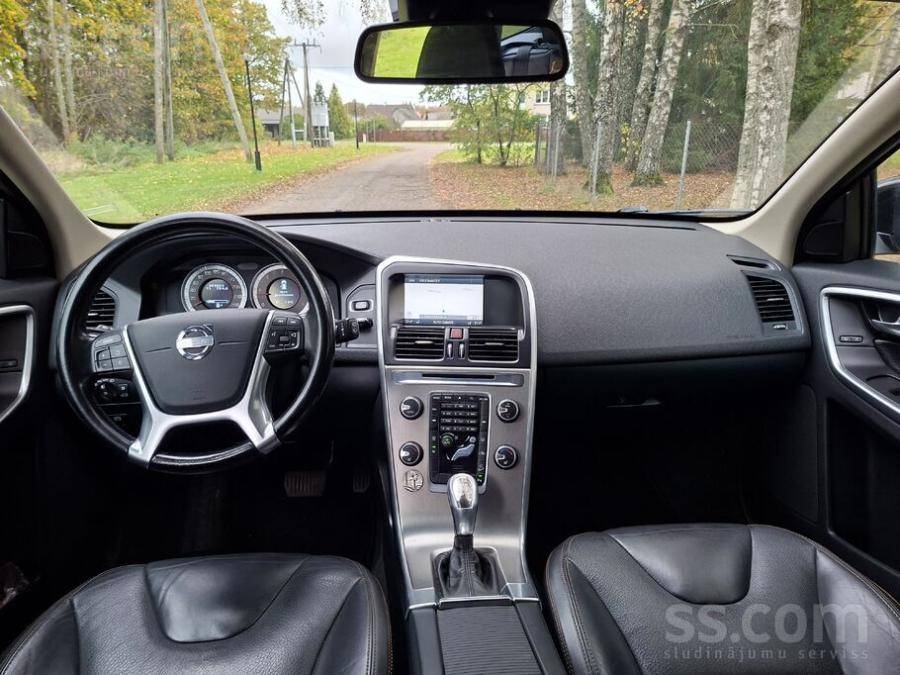 Melns Volvo XC60 2013 Rīga, ar dzinēja tilpumu 2.40 L un nobraukumu 309 tūkst. km par 8950 €, foto 9 vietnē AUTOMOTO.COM.LV