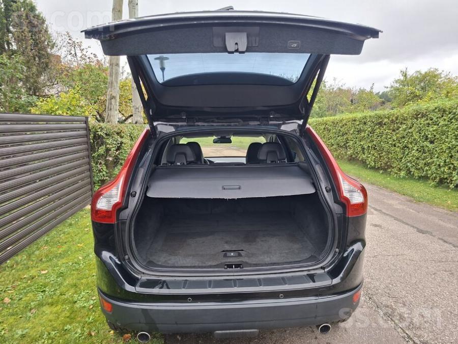 Melns Volvo XC60 2013 Rīga, ar dzinēja tilpumu 2.40 L un nobraukumu 309 tūkst. km par 8950 €, foto 12 vietnē AUTOMOTO.COM.LV