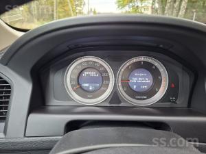 Melns Volvo XC60 2013 Rīga, ar dzinēja tilpumu 2.40 L un nobraukumu 309 tūkst. km par 8950 €, foto 14 vietnē AUTOMOTO.COM.LV