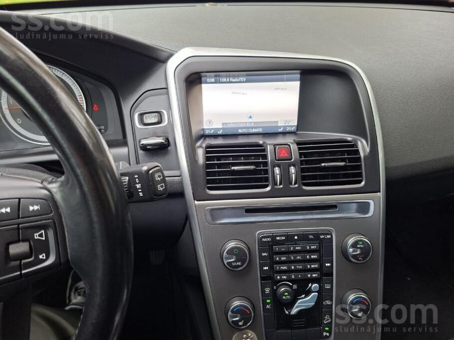 Melns Volvo XC60 2013 Rīga, ar dzinēja tilpumu 2.40 L un nobraukumu 309 tūkst. km par 8950 €, foto 15 vietnē AUTOMOTO.COM.LV