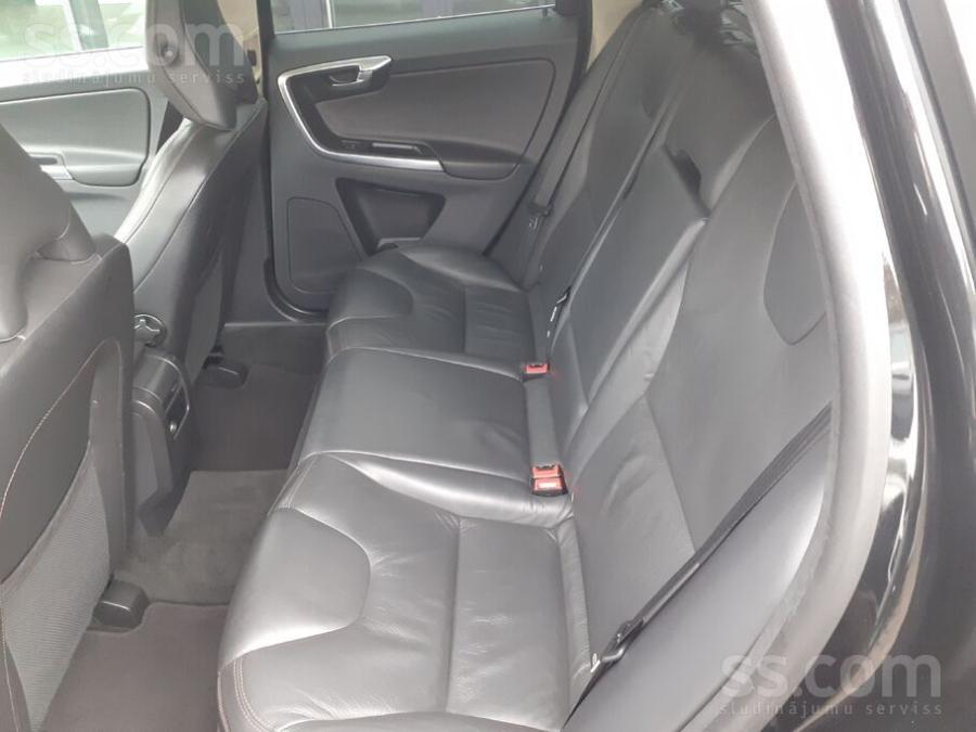 Melns Volvo XC60 2013 Rīga, ar dzinēja tilpumu 2.00 L un nobraukumu 211 tūkst. km par 12800 €, foto 6 vietnē AUTOMOTO.COM.LV