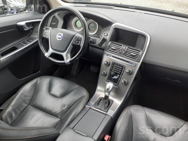 Volvo XC60 2013 Rīga vietnē Melns Volvo XC60 2013 Rīga, ar dzinēja tilpumu 2.00 L un nobraukumu 211 tūkst. km par 12800 €, foto 7 vietnē AUTOMOTO.COM.LV
