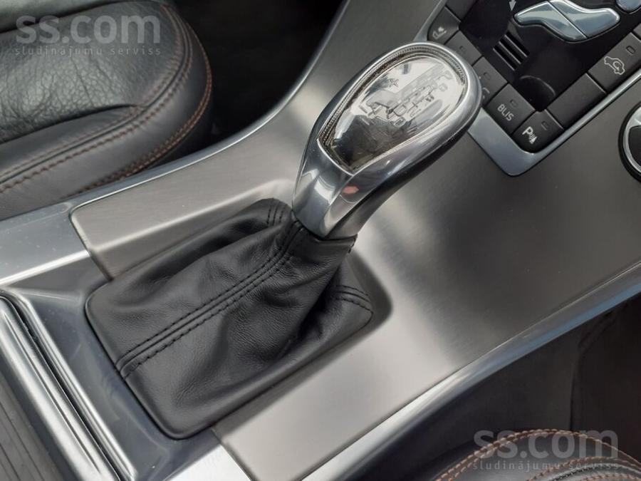 Melns Volvo XC60 2013 Rīga, ar dzinēja tilpumu 2.00 L un nobraukumu 211 tūkst. km par 12800 €, foto 13 vietnē AUTOMOTO.COM.LV
