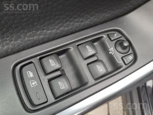 Melns Volvo XC60 2013 Rīga, ar dzinēja tilpumu 2.00 L un nobraukumu 211 tūkst. km par 12800 €, foto 16 vietnē AUTOMOTO.COM.LV