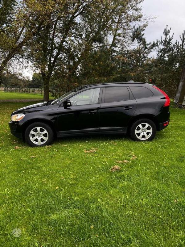 Volvo XC60 2013 Pasvalys vietnÄ Melns Volvo XC60 2013 Pasvalys, ar dzinÄja tilpumu 1.98 L un nobraukumu 259 tÅ«kst. km par 7550 ā¬, foto 5 vietnÄ AUTOMOTO.COM.LV