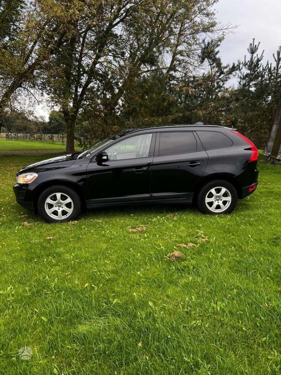 Melns Volvo XC60 2013 Pasvalys, ar dzinēja tilpumu 1.98 L un nobraukumu 259 tūkst. km par 7550 €, foto 5 vietnē AUTOMOTO.COM.LV