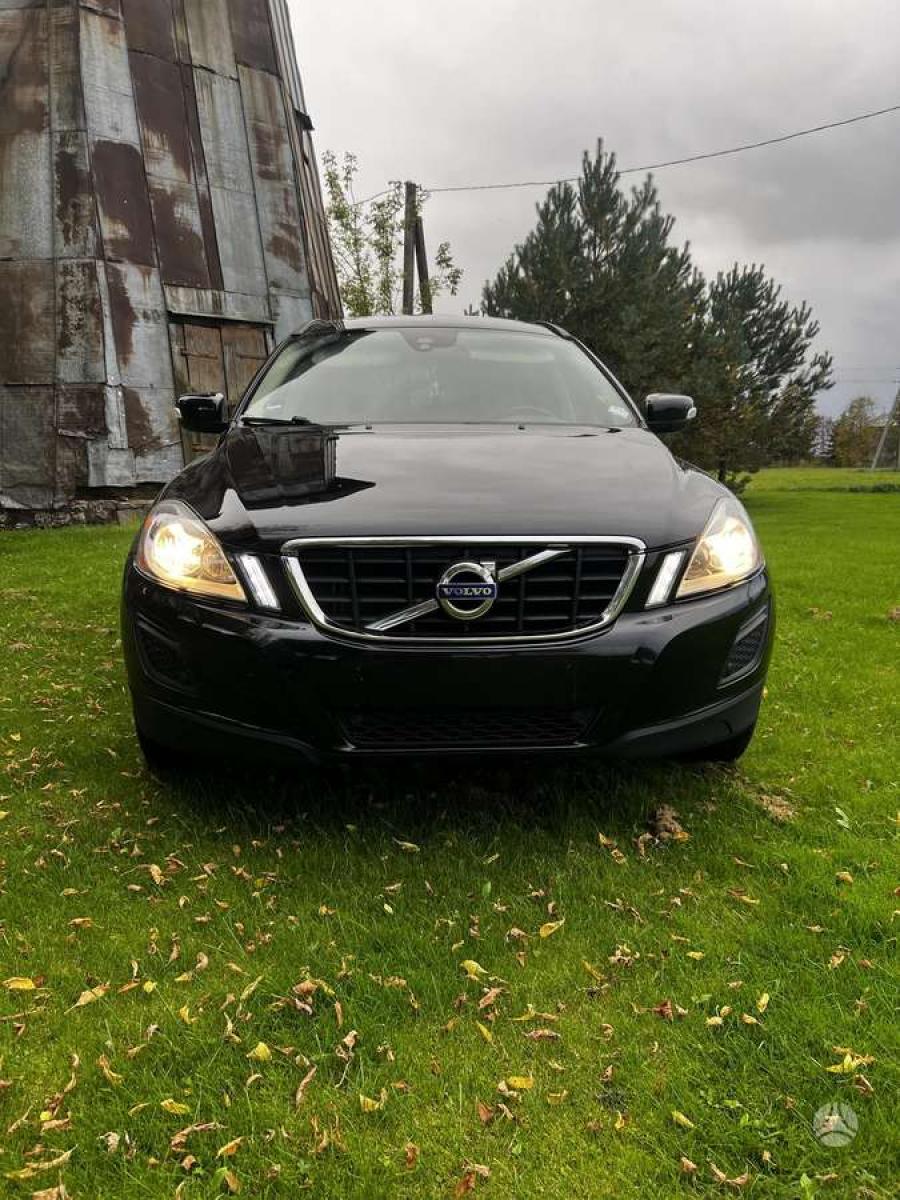 Melns Volvo XC60 2013 Pasvalys, ar dzinēja tilpumu 1.98 L un nobraukumu 259 tūkst. km par 7550 €, foto 8 vietnē AUTOMOTO.COM.LV