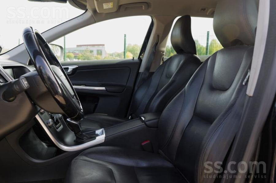 Melns Volvo XC60 2014 Rīga, ar dzinēja tilpumu 2.40 L un nobraukumu 0 tūkst. km par 13390 €, foto 8 vietnē AUTOMOTO.COM.LV
