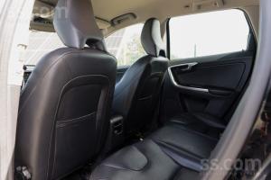Melns Volvo XC60 2014 Rīga, ar dzinēja tilpumu 2.40 L un nobraukumu 0 tūkst. km par 13390 €, foto 9 vietnē AUTOMOTO.COM.LV
