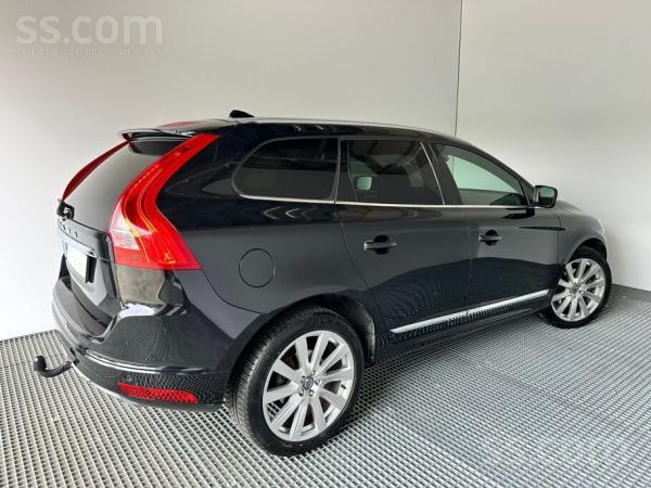 Melns Volvo XC60 2014 Rīga, ar dzinēja tilpumu 2.40 L un nobraukumu 240 tūkst. km par 10500 €, foto 3 vietnē AUTOMOTO.COM.LV