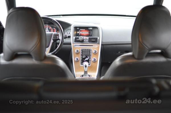 Melns Volvo XC60 2014 Tallina, ar dzinēja tilpumu 2.40 L un nobraukumu 0 tūkst. km par 11999 €, foto 11 vietnē AUTOMOTO.COM.LV