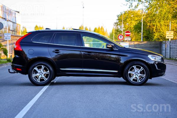Black Volvo XC60 2014 in Jelgava, with an engine capacity of 2.40 L and mileage of 0 thousand km for 13500 €, photo 4 on AUTOMOTO.COM.LV