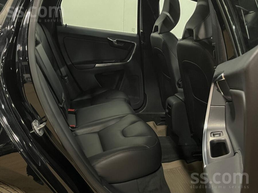 Melns Volvo XC60 2014 Jūrmala, ar dzinēja tilpumu 2.40 L un nobraukumu 295 tūkst. km par 13995 €, foto 22 vietnē AUTOMOTO.COM.LV