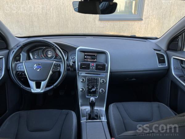 Melns Volvo XC60 2014 Cēsis, ar dzinēja tilpumu 2.00 L un nobraukumu 257 tūkst. km par 9800 €, foto 10 vietnē AUTOMOTO.COM.LV