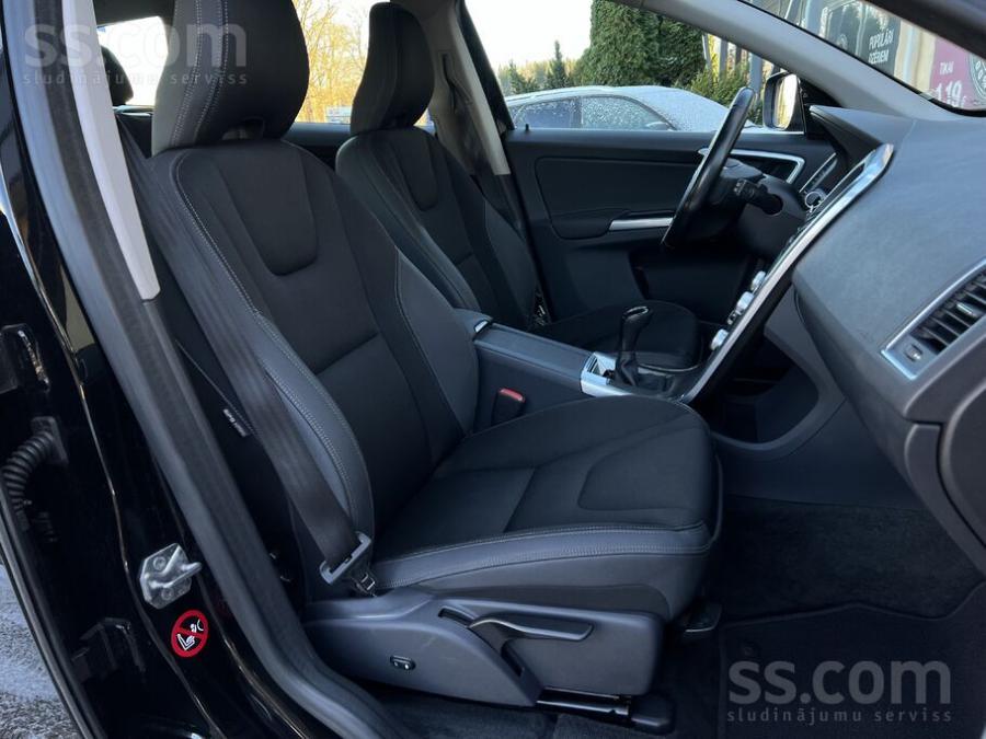 Melns Volvo XC60 2014 Cēsis, ar dzinēja tilpumu 2.00 L un nobraukumu 257 tūkst. km par 9800 €, foto 11 vietnē AUTOMOTO.COM.LV