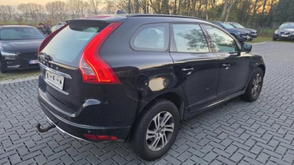 Melns Volvo XC60 2014 Rīga, ar dzinēja tilpumu 2.00 L un nobraukumu 260 tūkst. km par 11995 €, foto 3 vietnē AUTOMOTO.COM.LV