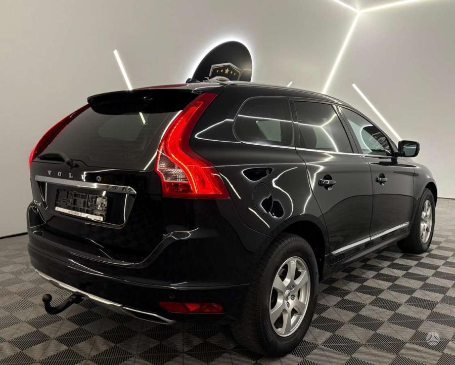 Melns Volvo XC60 2014 Marijampole, ar dzinēja tilpumu 2.40 L un nobraukumu 262 tūkst. km par 13650 €, foto 20 vietnē AUTOMOTO.COM.LV