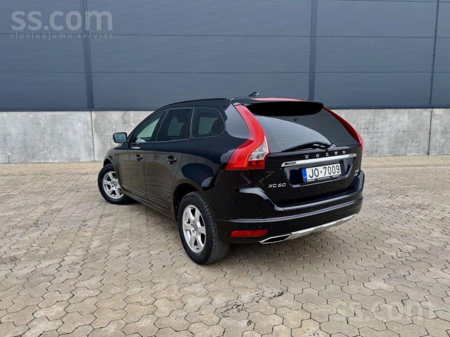 Black Volvo XC60 2014 in Riga, with an engine capacity of 2.40 L and mileage of 212 thousand km for 11300 €, photo 3 on AUTOMOTO.COM.LV