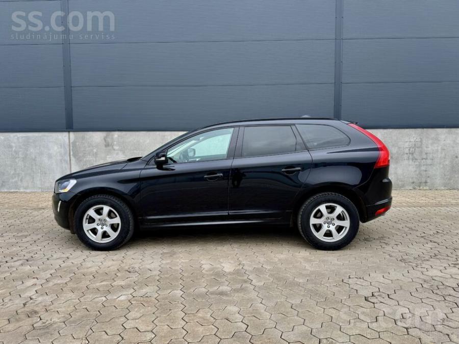 Black Volvo XC60 2014 in Riga, with an engine capacity of 2.40 L and mileage of 212 thousand km for 11300 €, photo 5 on AUTOMOTO.COM.LV