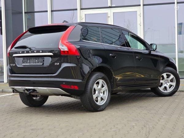 Melns Volvo XC60 2014 Viļņa, ar dzinēja tilpumu 1.98 L un nobraukumu 136 tūkst. km par 15900 €, foto 5 vietnē AUTOMOTO.COM.LV