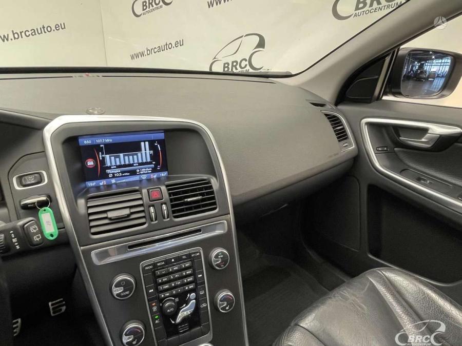 Melns Volvo XC60 2014 Viļņa, ar dzinēja tilpumu 2.95 L un nobraukumu 201 tūkst. km par 11950 €, foto 29 vietnē AUTOMOTO.COM.LV