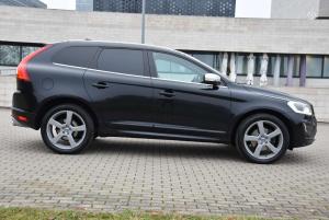 Melns Volvo XC60 2014 Viļņa, ar dzinēja tilpumu 2.40 L un nobraukumu 292 tūkst. km par 14900 €, foto 3 vietnē AUTOMOTO.COM.LV