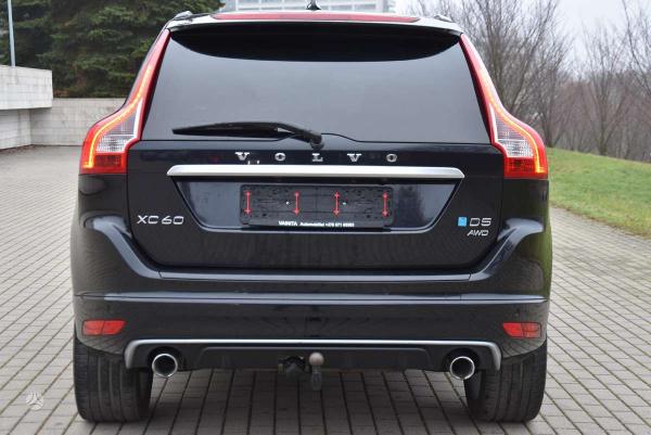 Black Volvo XC60 2014 in Vilnius, with an engine capacity of 2.40 L and mileage of 292 thousand km for 14900 €, photo 4 on AUTOMOTO.COM.LV